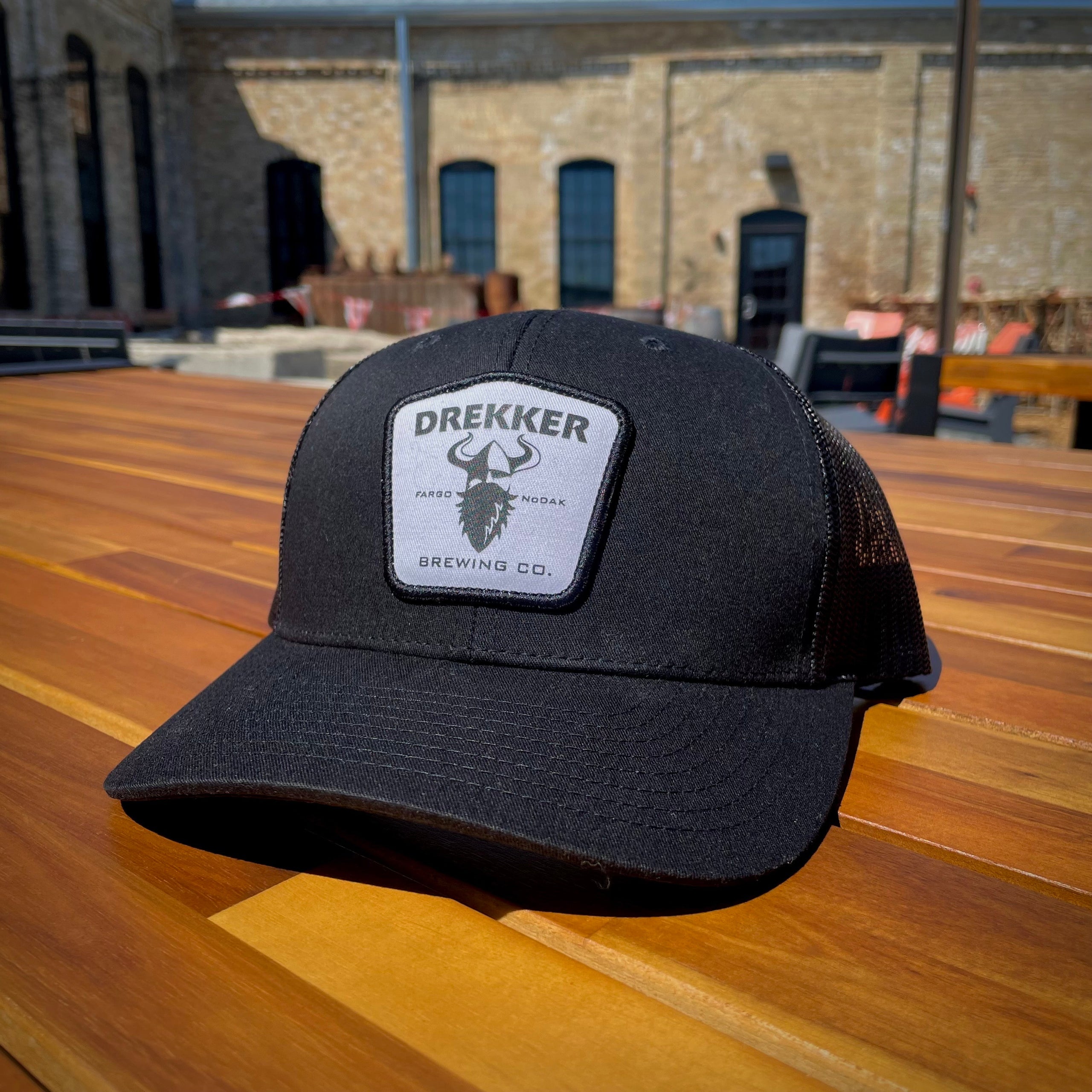 Logo Trucker - Black/Black | Drekker Brewing Co.